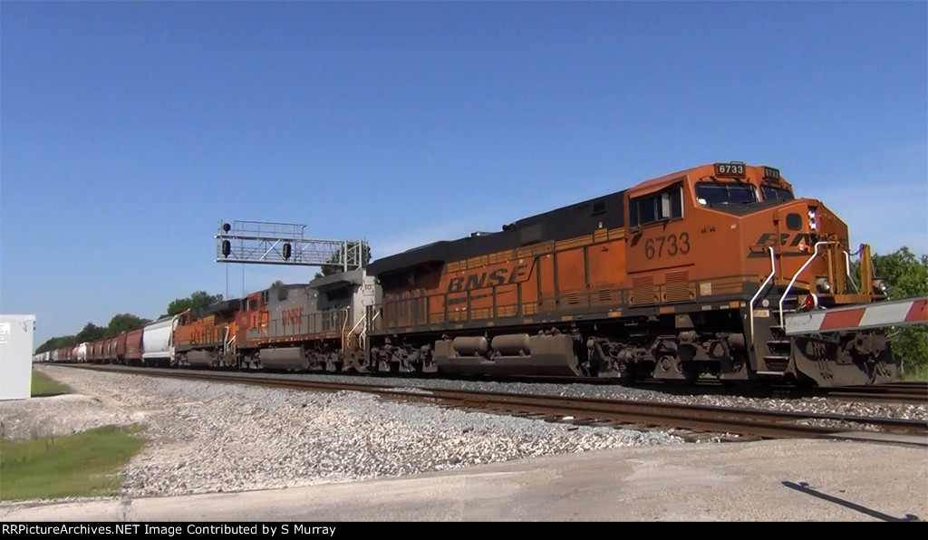 BNSF 6733